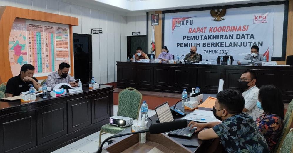 KPU Minut Rakor Bersama Bawaslu Bedah Data Pemilih Berkelanjutan ... KPU Minut Rakor Bersama Bawaslu Bedah Data Pemilih Berkelanjutan ...