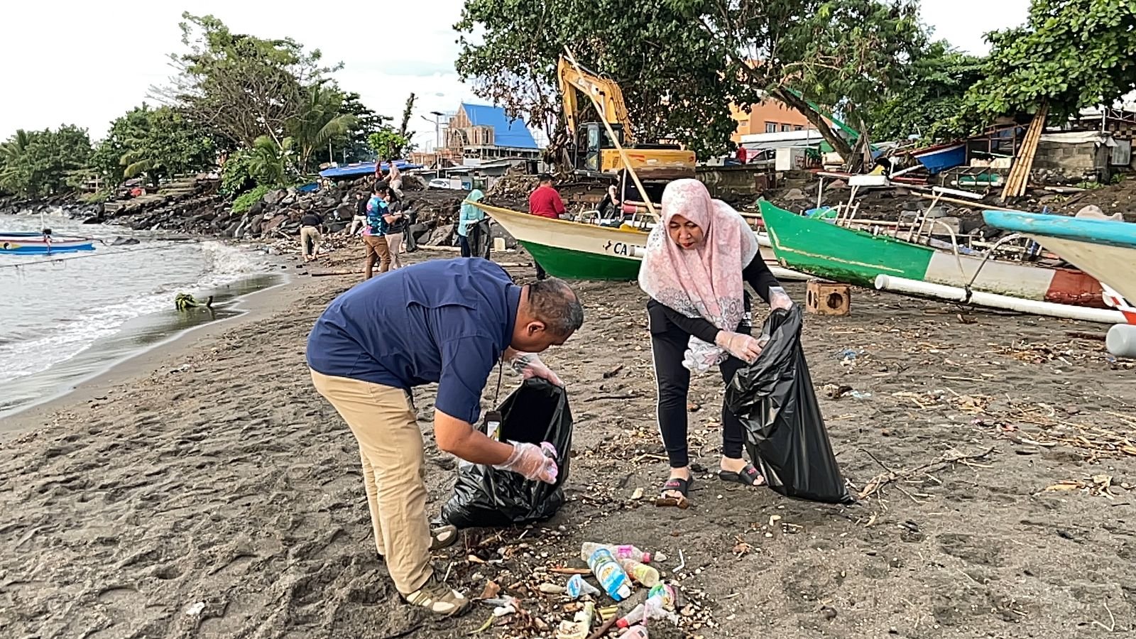 BPJS Ketenagakerjaan Gelar Aksi Bersih Pantai di Hari Lingkungan Hidup Sedunia - SINDOMANADO